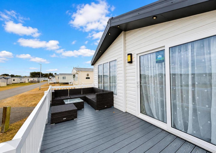 Beautiful 8 Berth Lodge For Hire At Kessingland Beach In Suffolk Ref 90012td - Nordsee