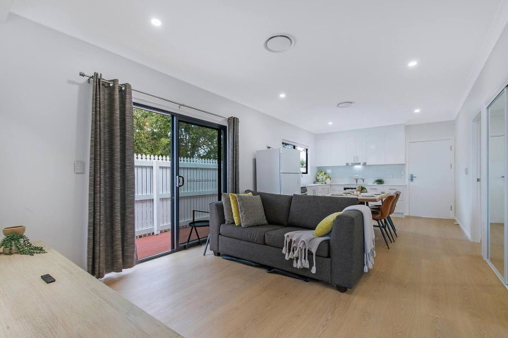Poolside Family Cottage Near Shopping Towns - Brisbane