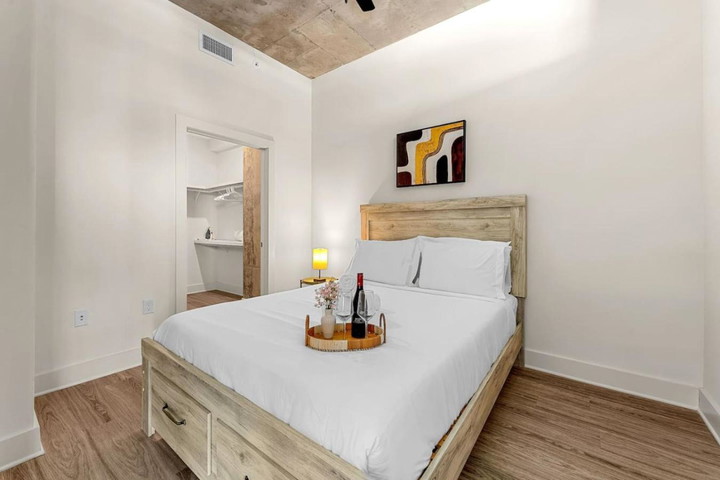 Channelside: Near Everything In Tampa! Ybor | Dt - Pinellas County, FL