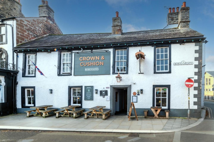 Crown And Cushion Appleby - Appleby-in-Westmorland