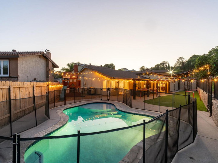 Saltwater Pool, Billiards, Arcade, Sleeps 12 - Miramar - San Diego