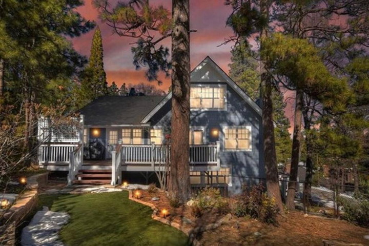 Musical Home-largefamily-hottub-gameroom-gatedyard-karaoke - Lake Arrowhead, CA