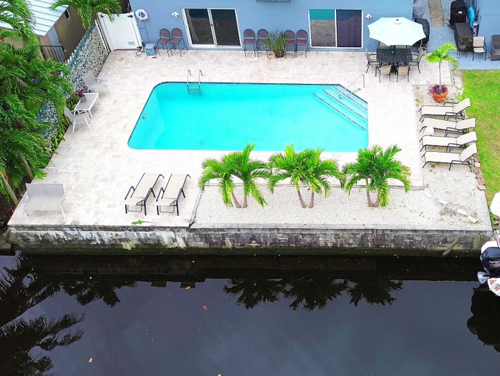 Tarpon Harbor 1 - Waterfront Pool Home Near Beach & Downtown Las Olas - Davie, FL