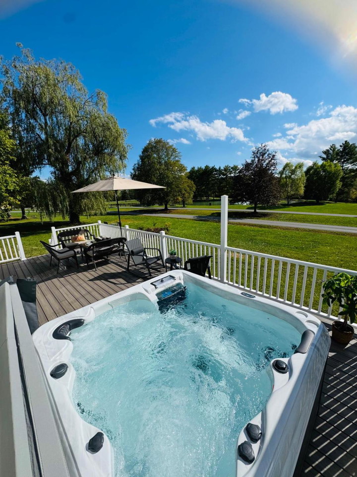 Relaxing With Hot Tub - Pond Front & Outdoor Fire Place Upstate - Catskills - Hudson, NY