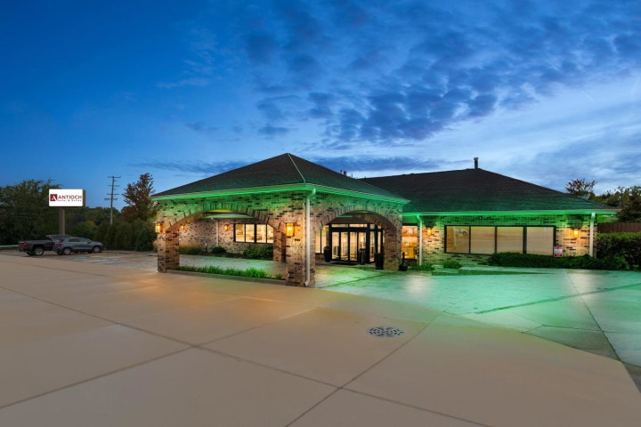 Antioch Hotel & Suites - Kenosha, WI