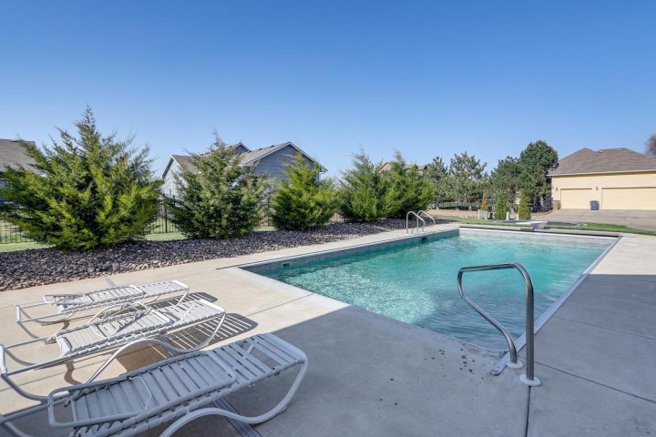 Pool, Theater & Gym: Spacious Home In Bel Aire - Wichita, KS