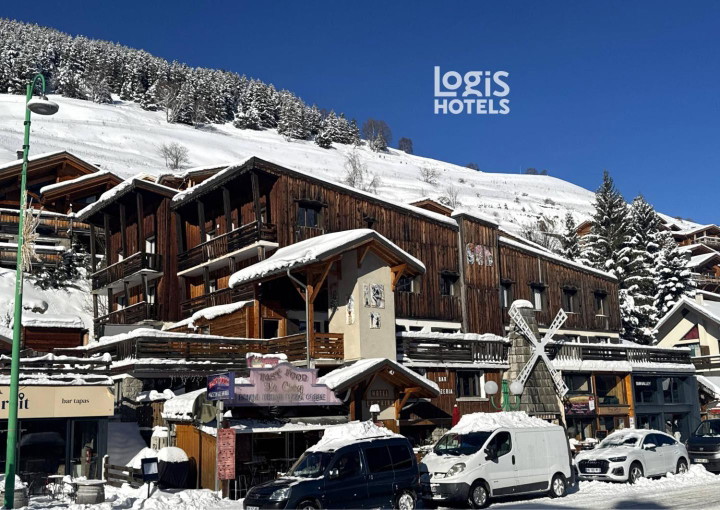Logis Hôtel Le Cairn - Villard-Reculas