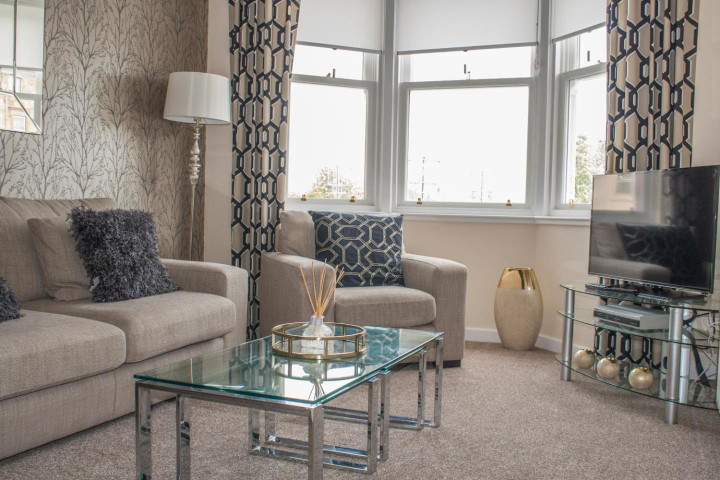 Lexington Apartments, Entire Apartment, Sea View, Private Parking, Wifi - Largs
