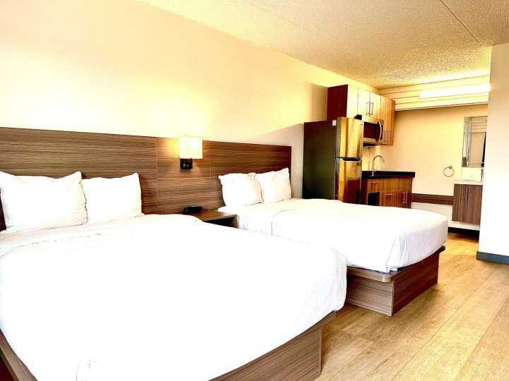 Westport Inn - Grande Prairie