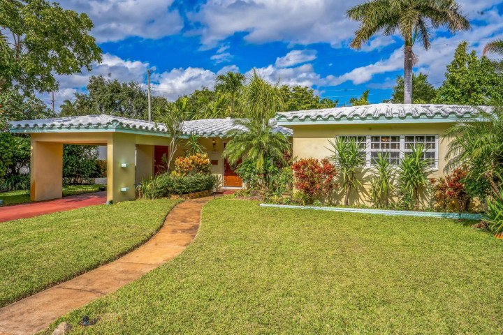 Beautiful Comfy Home With Private Hot Tub Close To Beach Home - Fort Lauderdale