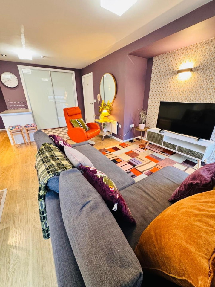 #12 Stylish Canalside Loft With Parking - Coventry