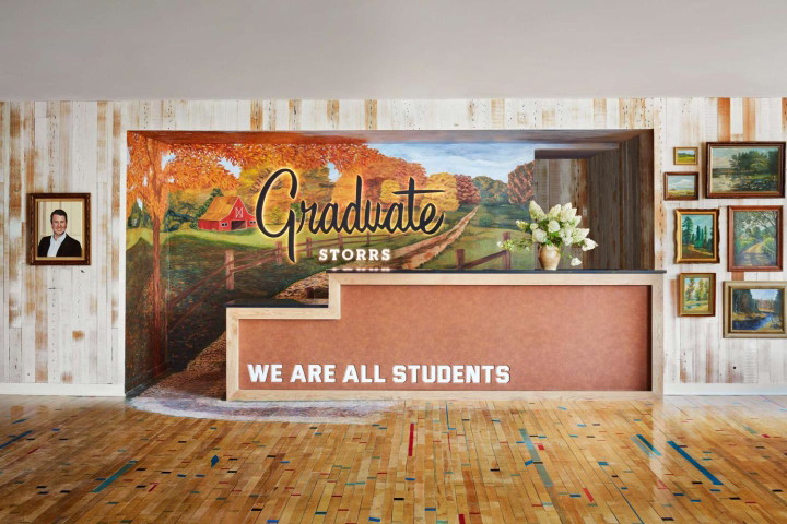 Graduate By Hilton Storrs - コネチカット州