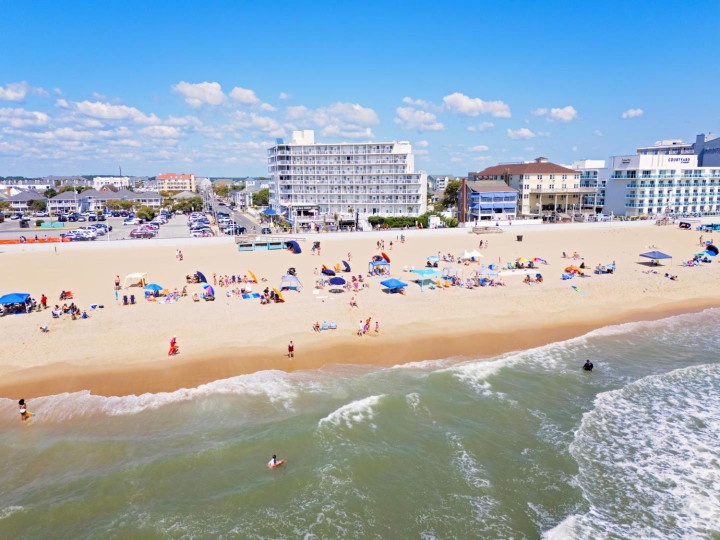 Commander Hotel & Suites - Selbyville, DE