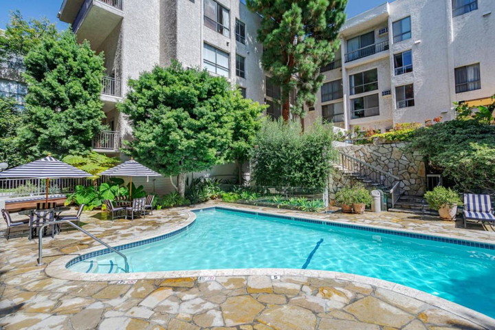 Westwood Ucla 2br, 1ba Cozy Condo W Amenities - Los Angeles