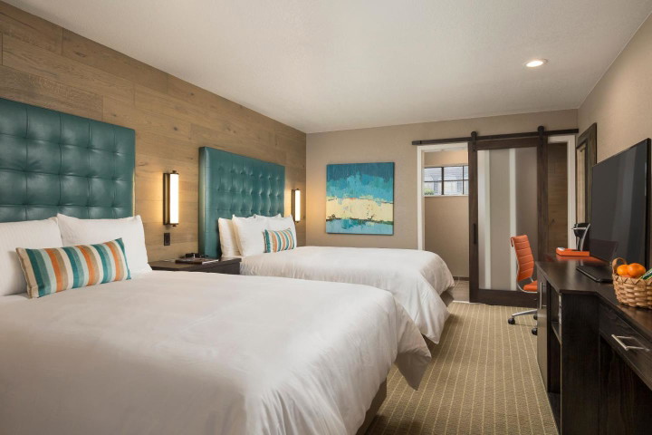 Wave Street Inn - Monterey Bay, CA