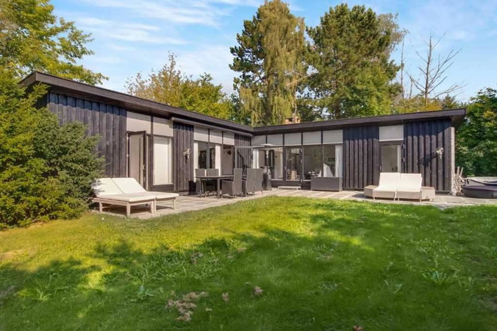 Cozy Summer House 50 Meter From The Beach, 89 M² - Denmark