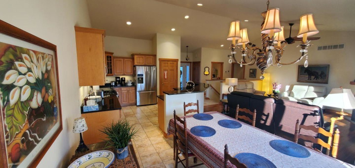 Beautiful 4+ Bed 3 Bath Condo 20 Minutes To Madison - Marshall, WI