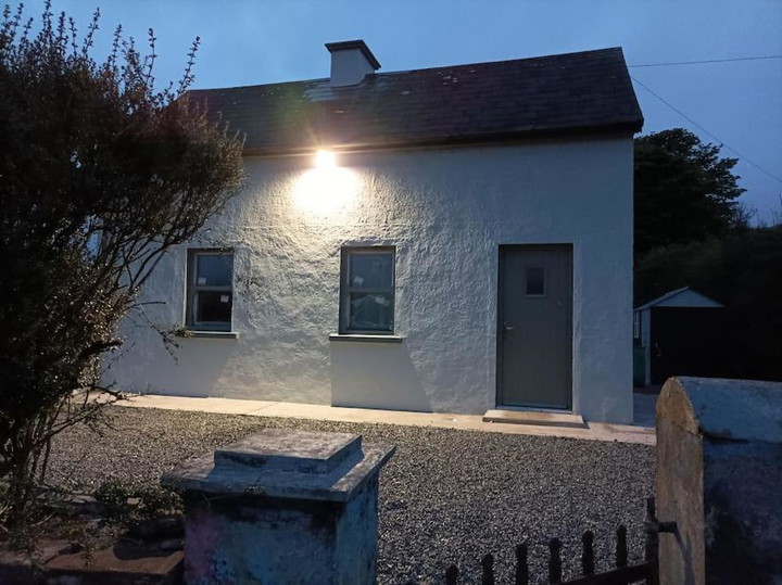Fox's Cottage - Macroom