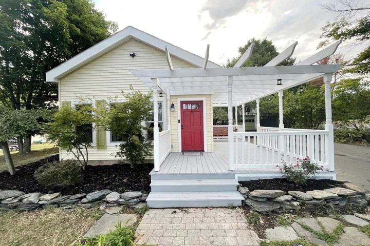 Bright, Airy Home In Hudson! - Hudson, NY