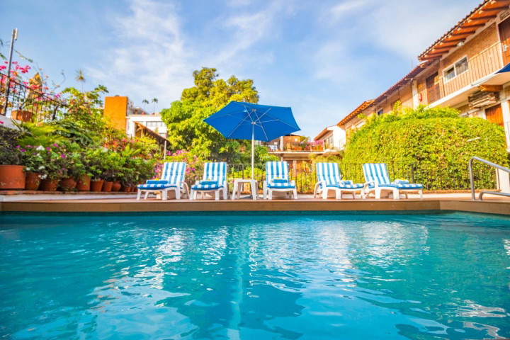 Hotel Posada De Roger - Near Los Muertos Beach - Puerto Vallarta