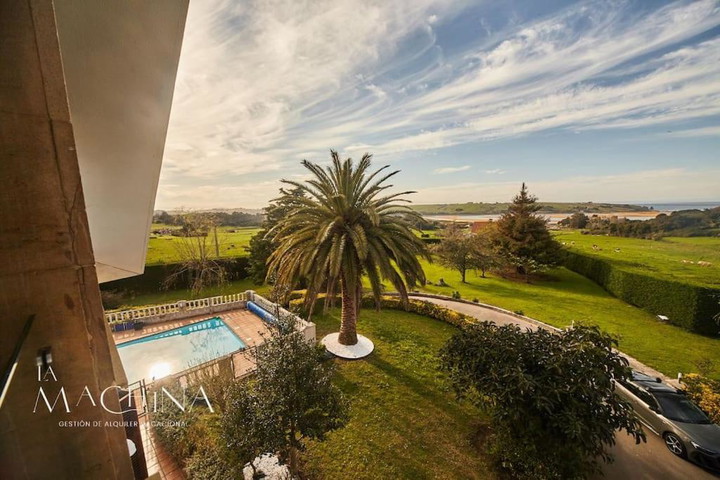 Casa Otañes. En La Playa, Con Piscina Privada. - Polanco