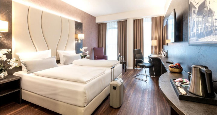 Plaza Premium Berlin Kurfürstendamm - Teltow