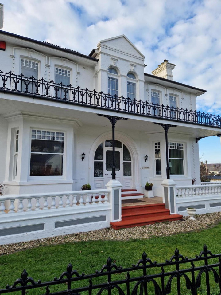 Hazeldene Guest House - Aberaeron