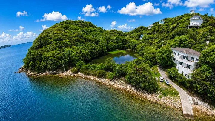 Large Beachfront Island Villa Sleeps 12 Ideal For Groups - 備前市