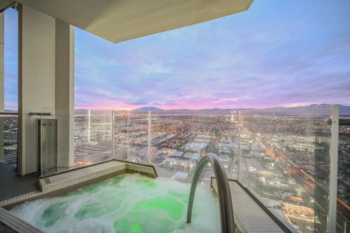 Romance Phenthouse At Palms Place - Las Vegas, NV