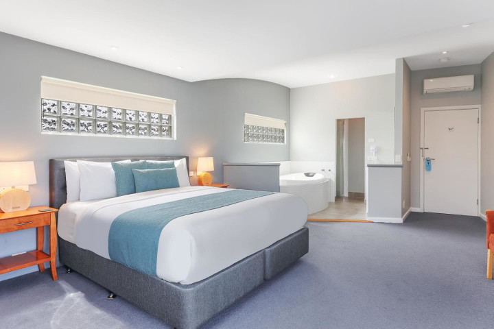 Waves Luxury Suites & Port Central Apartments - Port Campbell
