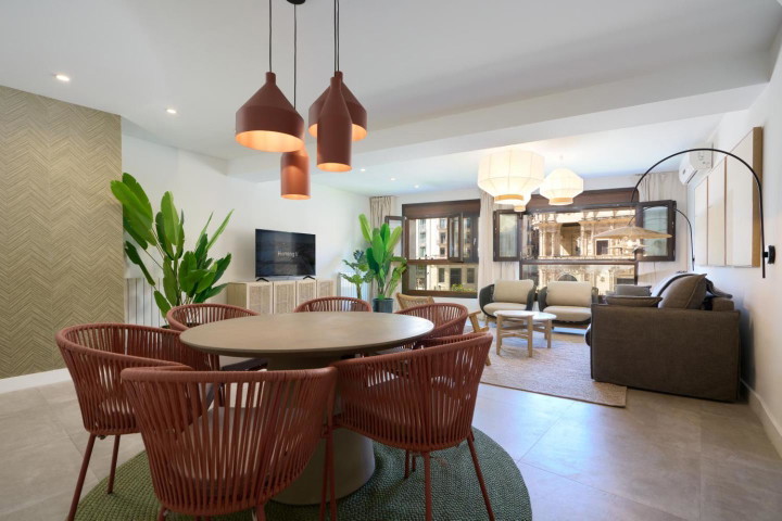 San Francisco Top-luxury, By Homing U - Seville