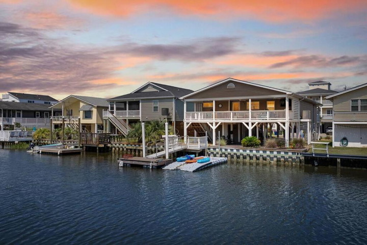 The Dock House-private Dock-two Blocks To Beach - Sunset Beach, NC