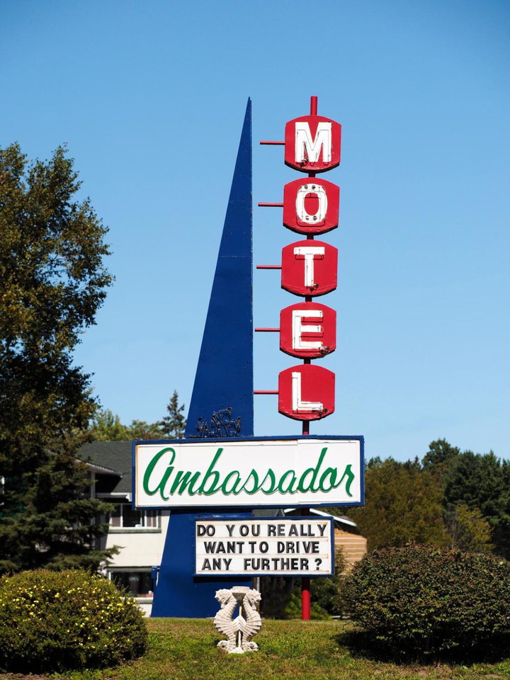 Ambassador Motel - Ontario
