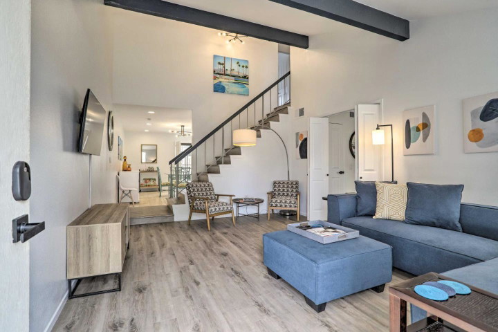 Modern Palm Springs Townhome Near Golf Courses - Palm Springs, CA