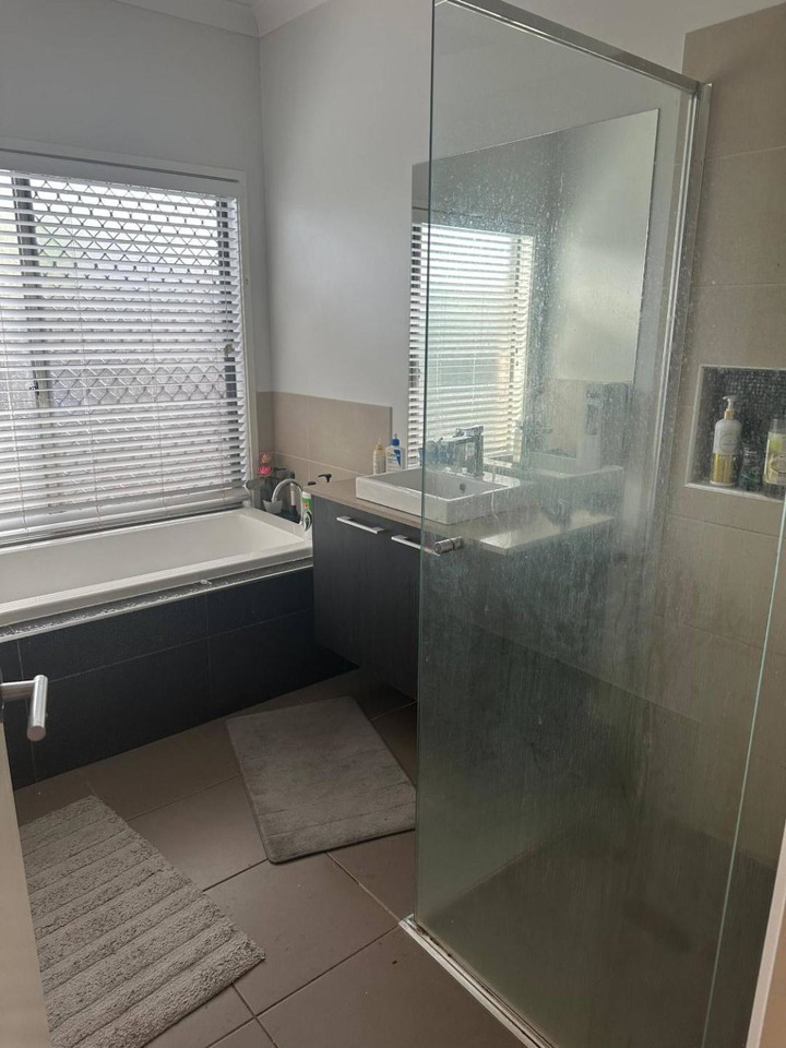 Cozy Room Rental In Caloundra West With Private Facilities - Glass House Mountains