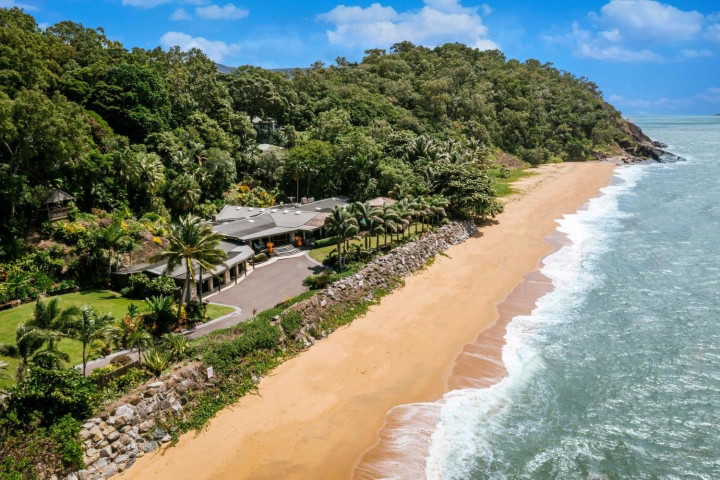 Trinity Beach Palace Luxury Estate By Belle Escapes - Trinity Beach