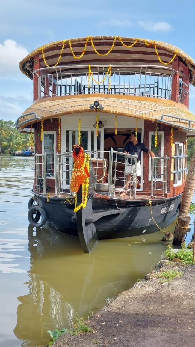 Pournami Houseboats - Alappuzha
