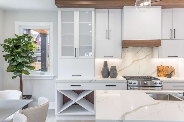 Prestige 3br Luxury Living In Queen West - Toronto