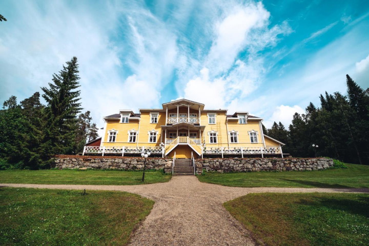 Karolineburg Manor House Hotel - Kajaani