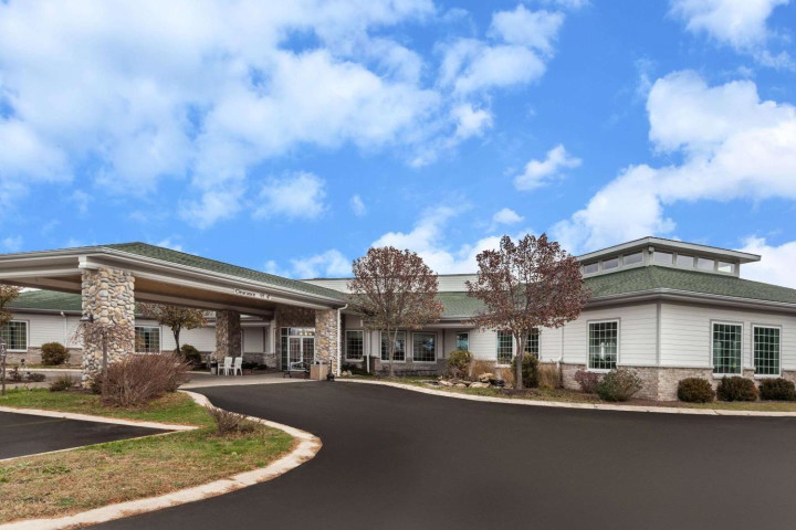 Days Inn By Wyndham Pentwater - Pentwater, MI