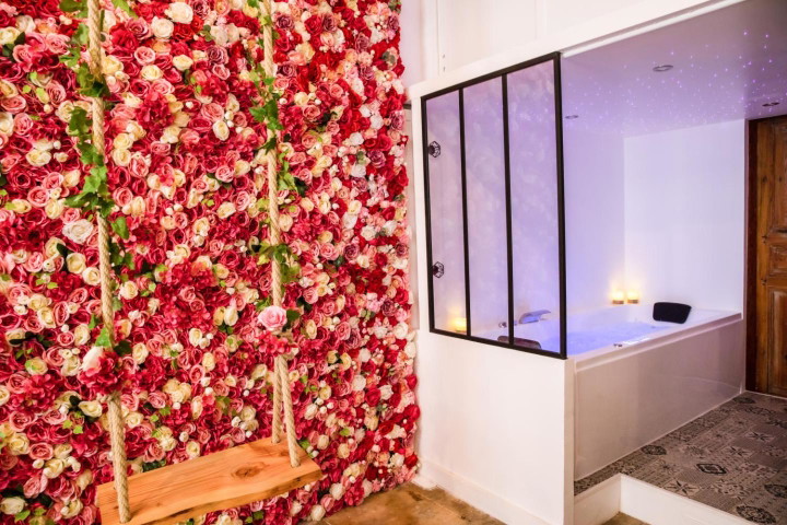 Suite Romantique Avec Jacuzzi - Hypercentre, Place Jean Jaurès - Montpellier