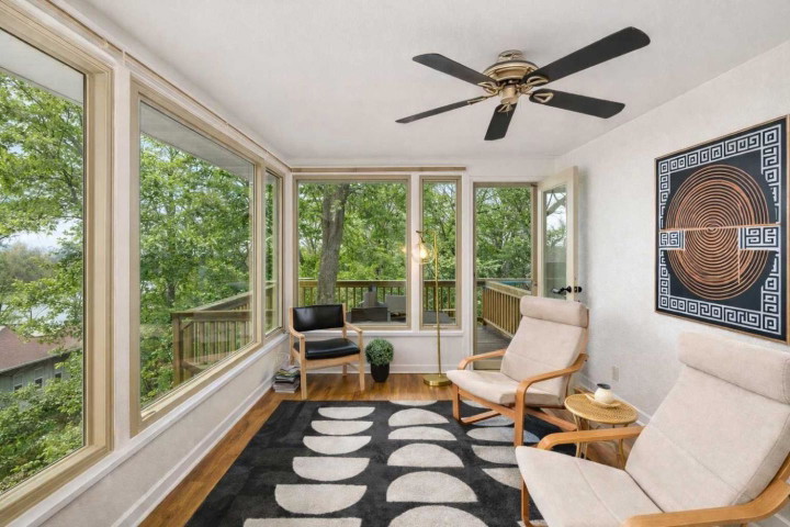 Private Riverside Retreat - Appleton, WI