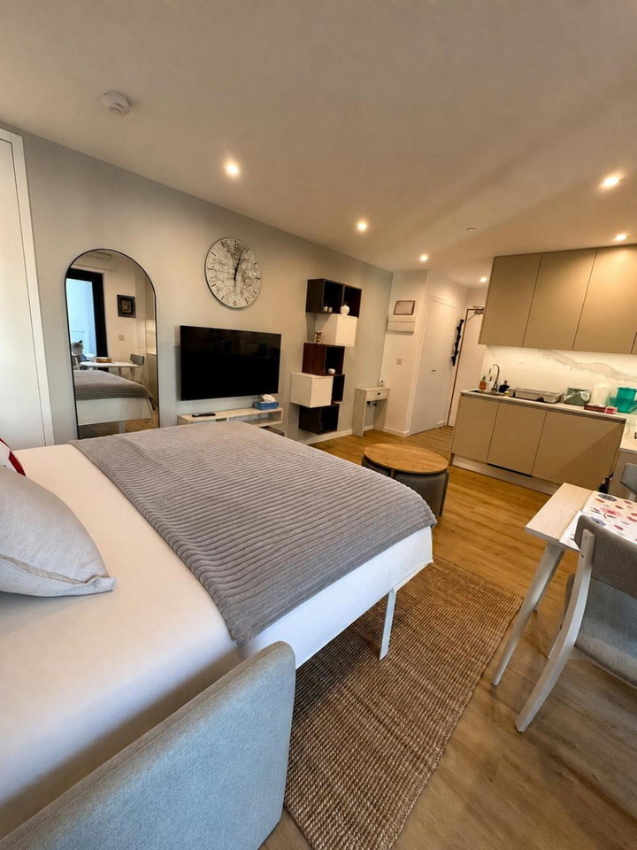 Victory Suites - 7th-floor Studio With Balcony, Pool, Gym - Algeciras