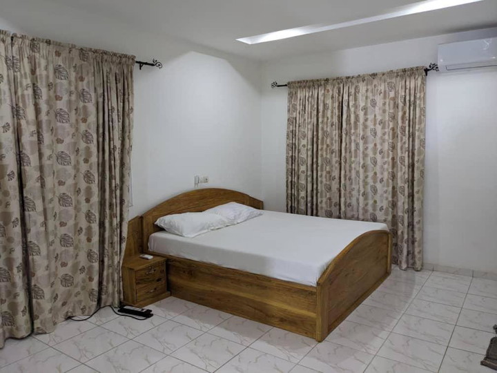 Villa De 3 Chambres Salon - Togo