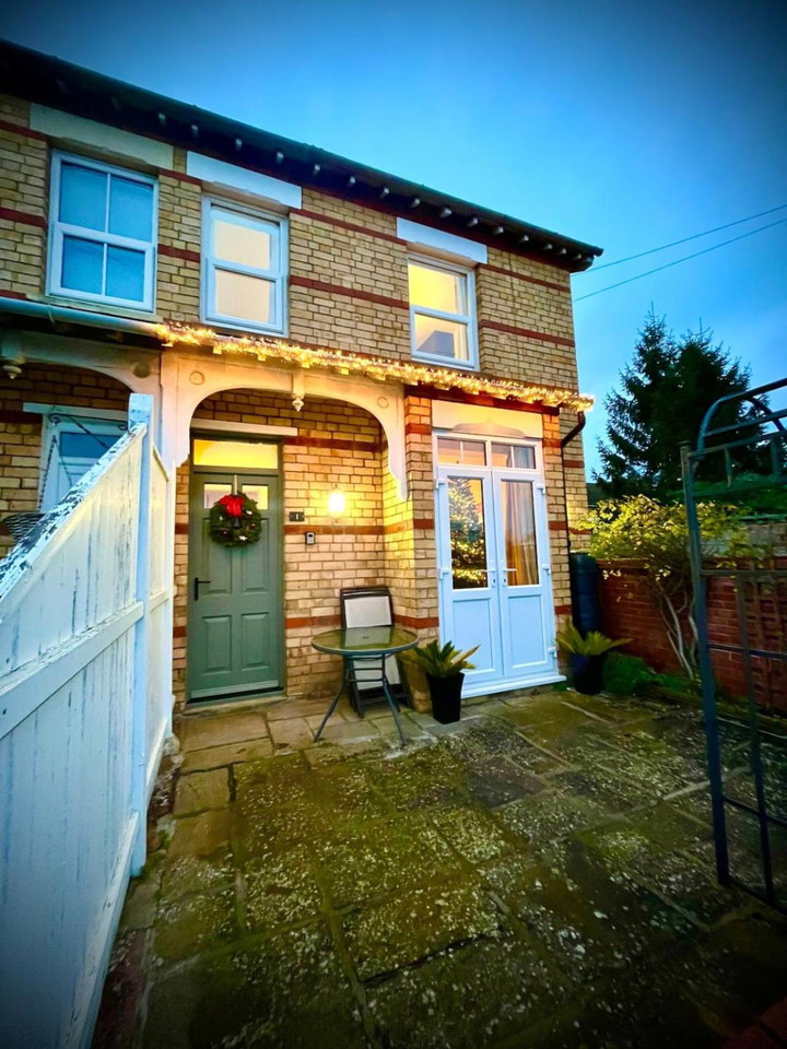 2 Bedroom Hidden Gem In Stamford With Parking - Stamford
