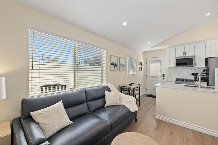 Luxury 1br Suite Kitchen, Fireplace, Laundry, Bbq - シミバレー, CA