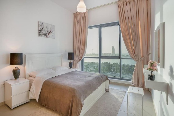 Great 2 Bedroom Apartment (Sea View) - Abu Dhabi