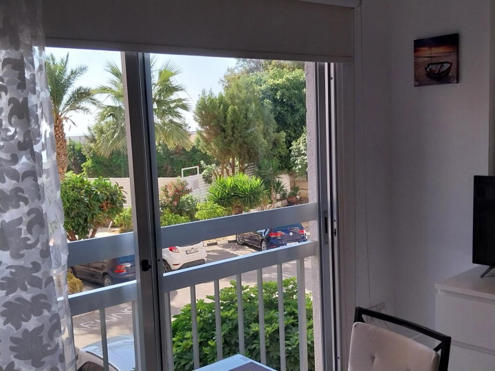 Stelia's Seagate Studio Apt. - Larnaca
