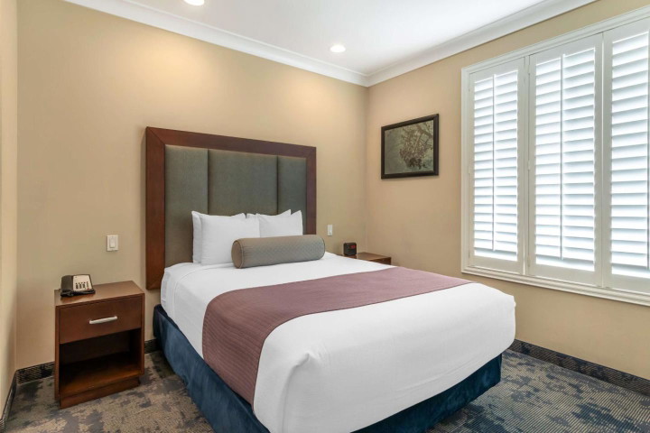Best Western Plus Avita Suites - Redondo Beach, CA