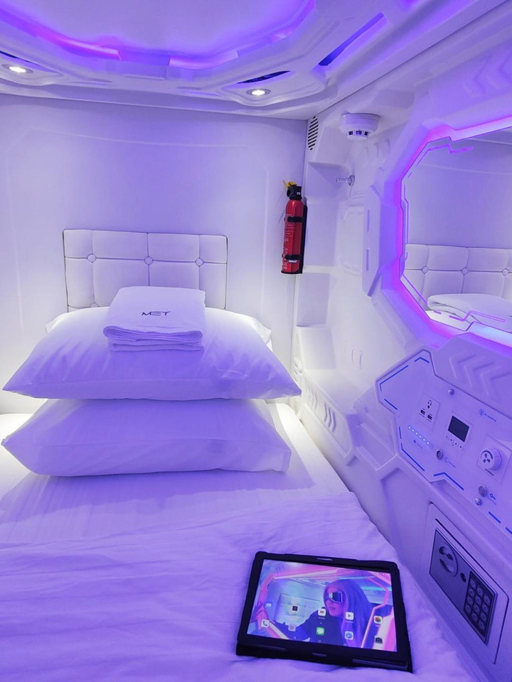 Met A Space Pod @Phrom Phong - Bangkok
